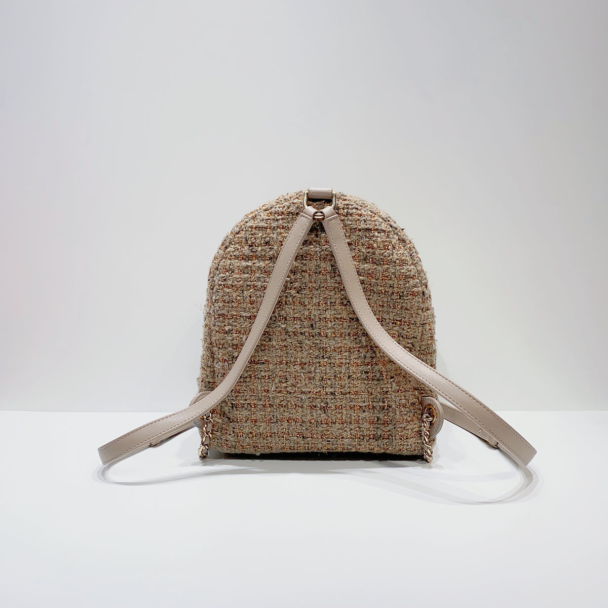 No.3924-Chanel Tweed Back In Town Backpack – Gallery Luxe